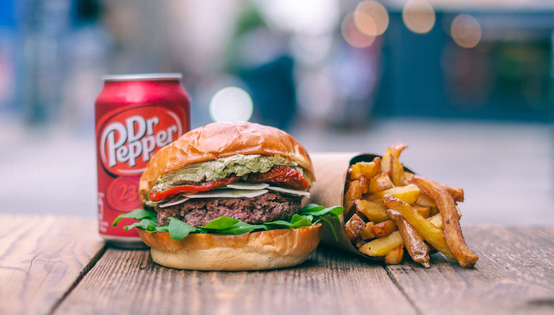 Roadside la restauration rapide à l'américaine et artisanale